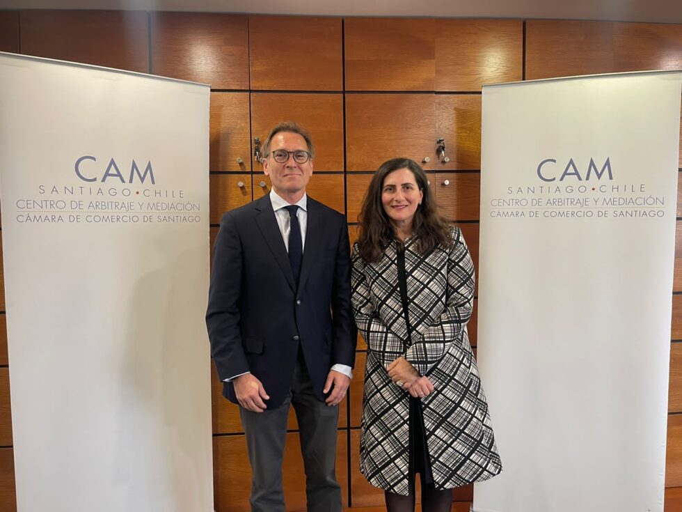 María Agnes Salah asume como nueva presidenta del CAM Santiago ...